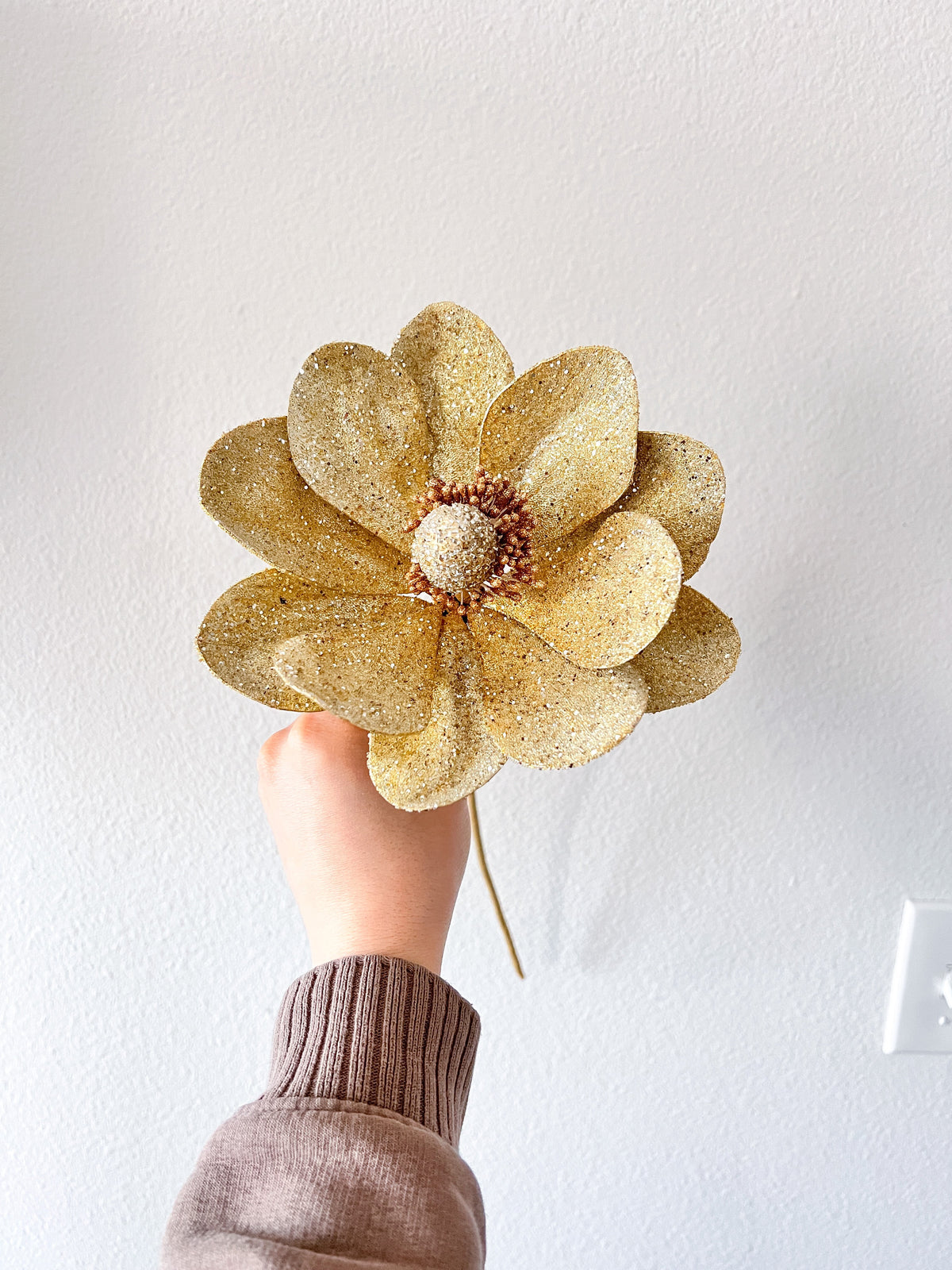 Gold Glittered Magnolia Stem | HTS HOME DECOR